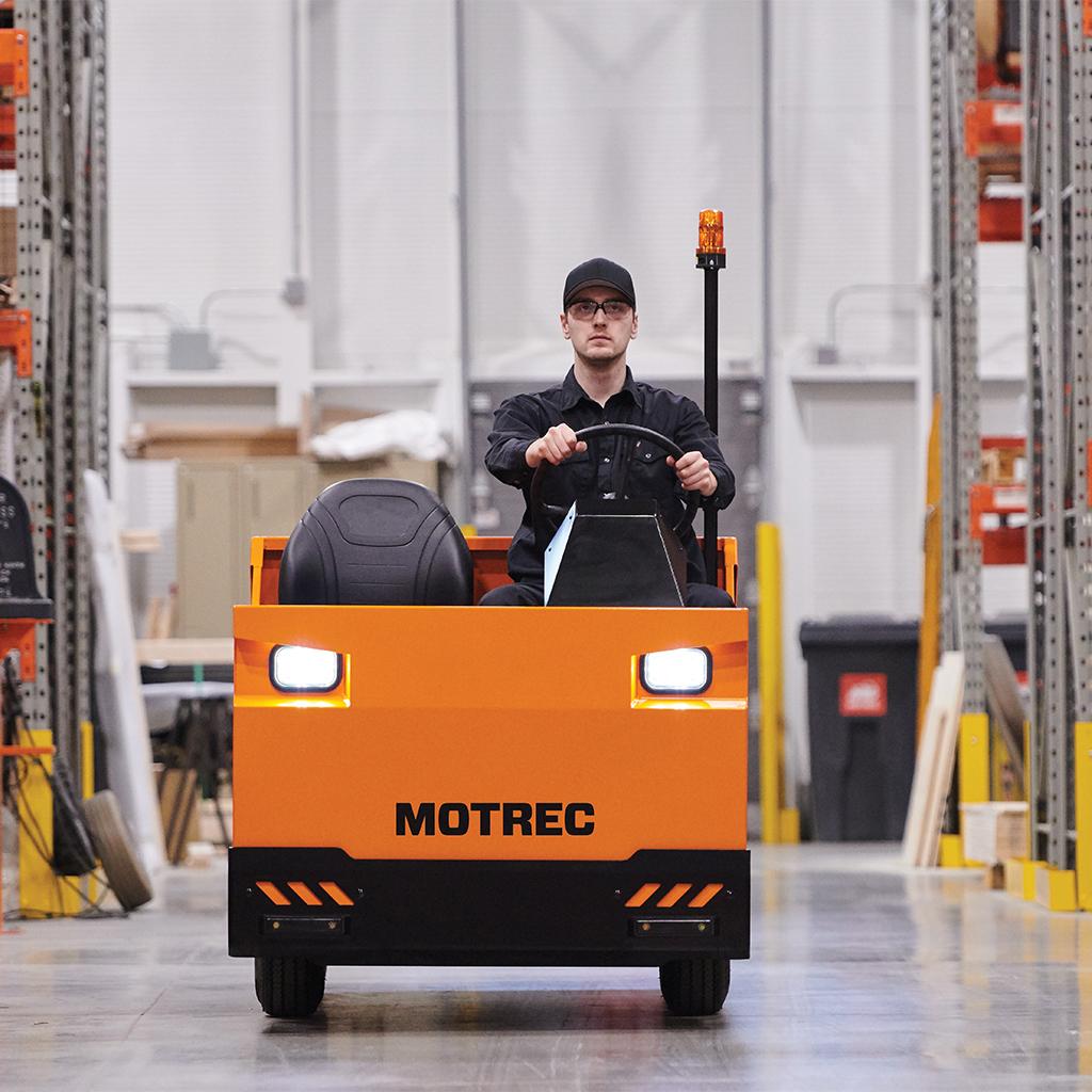 Motrec - MC-480 HD Electric 48V Baggage and GSE towing Vehicle | Pilot John