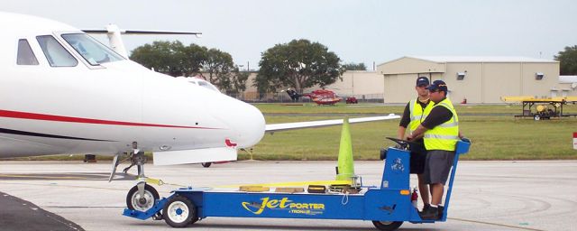 JETporter JP30L Towbarless Electric Aircraft Tug | Pilot John