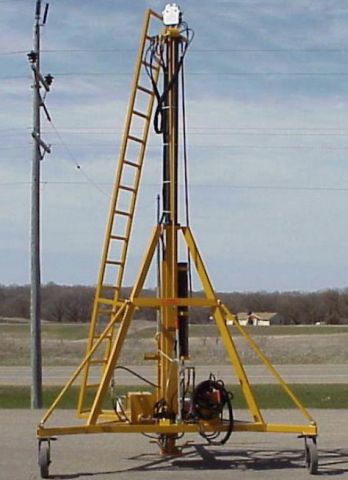 Tronair A005386D – Boeing 747 Aircraft Tail Strut with Cage | Pilot John