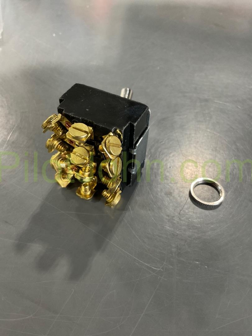 Shop ITWGSE / Hobart 290957 - Toggle Switch | Pilot John