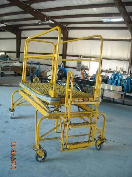Used Tronair 04-6029-5111 B4 Aircraft Maintenance Stand | Pilot John