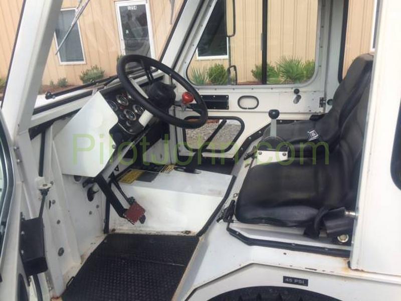 Used Tug M1A60 Aircraft Tow Tug / Tractor | Pilot John