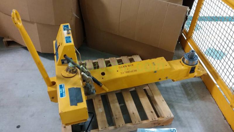 Used Malabar 8842 45 Ton Aircraft Axle Jack | Pilot John