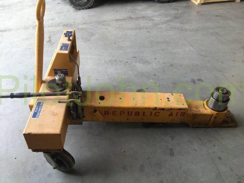 Used Malabar 8842 45 Ton Aircraft Axle Jack | Pilot John