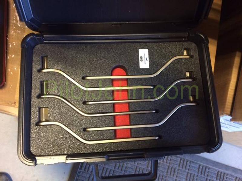 Used Beechcraft Wing Bolt Set for Baron and Bonanza | Pilot John