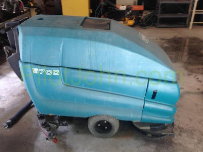 Used Tennant 5700 Industrial Strength Floor Scrubber | Pilot John